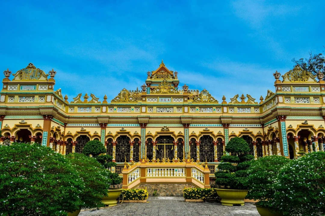 美托 & 檳椥湄公河三角洲一日遊：手搖船、椰子糖工廠與永長寺攻略 | VietGo