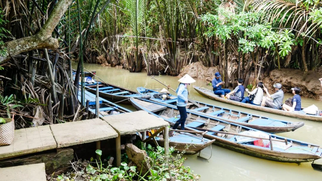 美托 & 檳椥湄公河三角洲一日遊：手搖船、椰子糖工廠與永長寺攻略 | VietGo
